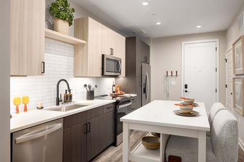 Alta Lofts On The Levee Apartments, 210 Cumberland Bnd, Nashville, TN ...