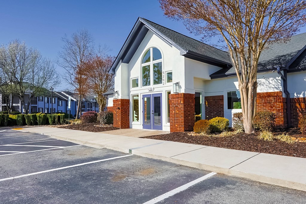 The Madison At Adams Farm Apartments, 5202 Fox Hunt Drive, Greensboro ...