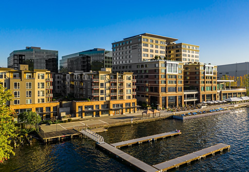 Bristol At Southport Apartments, 1133 Lake Washington Blvd N, Renton ...