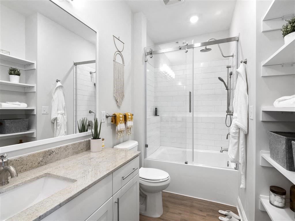 High Street View Luxury Apartments, 150 Kings Manor Drive, Williamsburg ...