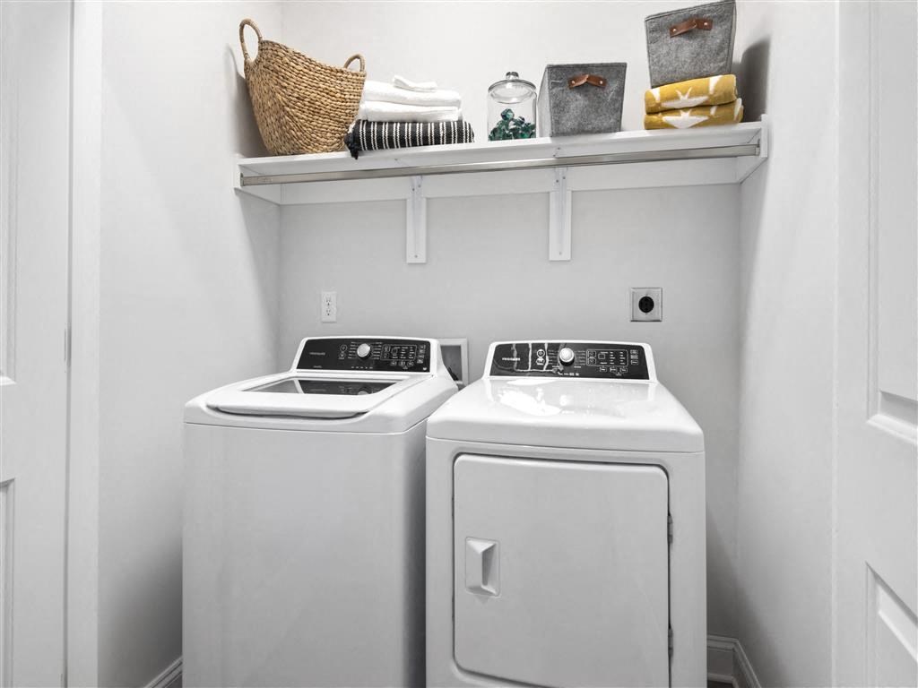 High Street View Luxury Apartments, 150 Kings Manor Drive, Williamsburg ...