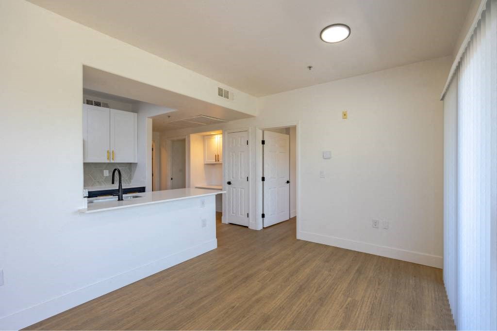 The Presley At Whitney Ranch Apartments, 5600 E Russell Road, Las Vegas ...