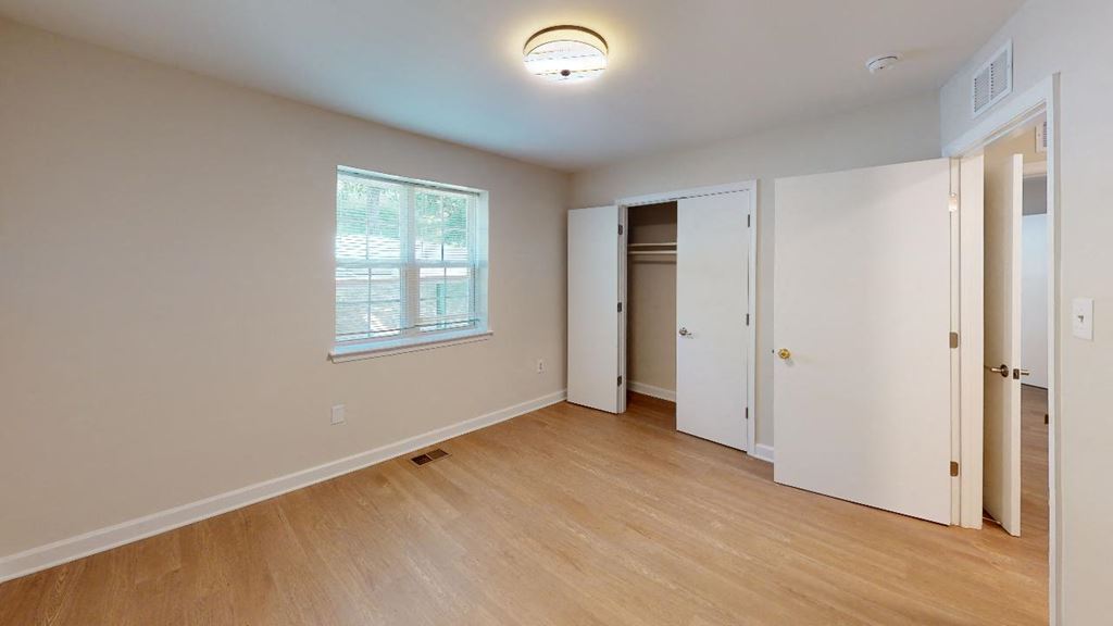 Ridgecrest Village Phase 1 Apartments, 2000 Ridgecrest Ct SE ...