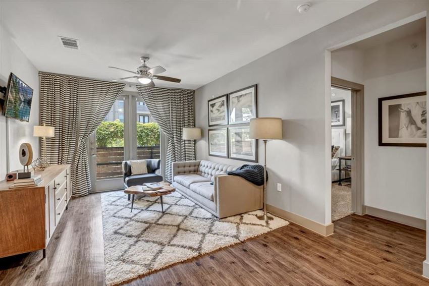 Henley At The RIM Apartments, 18102 Talavera Ridge, San Antonio, TX ...