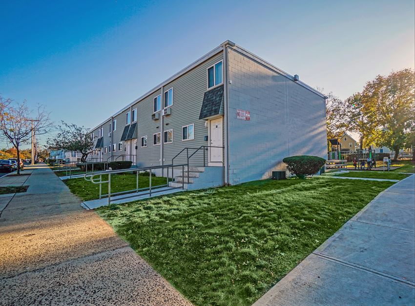 St. Martins Townhouses Apartments, 200 Goffe Street, New Haven, CT ...