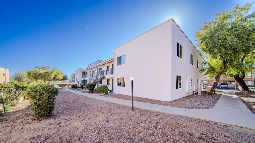 La Primera At Green Valley Apartments, 300 W Via Alamos Drive, Green ...