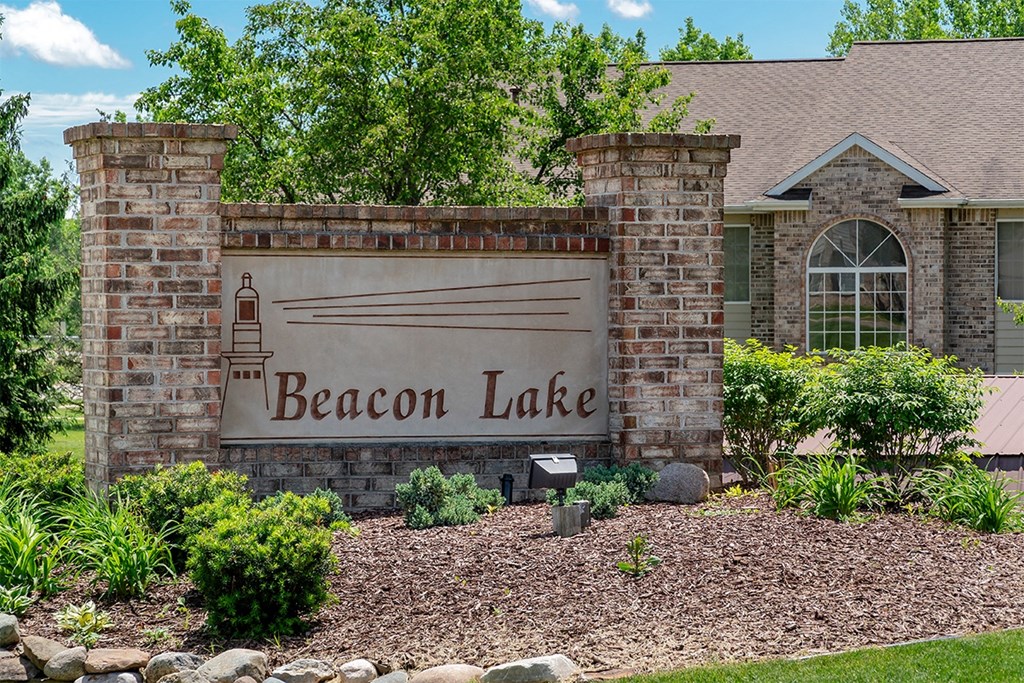 Beacon Lake Apartments, 940 S. Cedar Street, Mason, MI - RentCafe