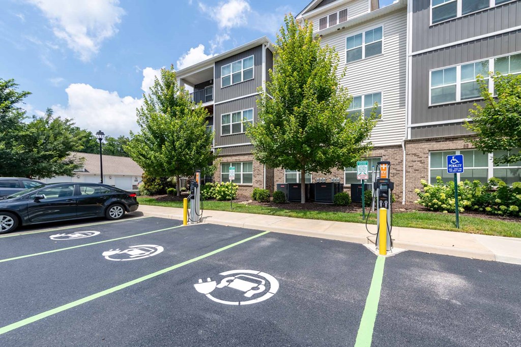 District Vue Apartments, 2550 Orange Ave, NE, Roanoke, VA - RentCafe