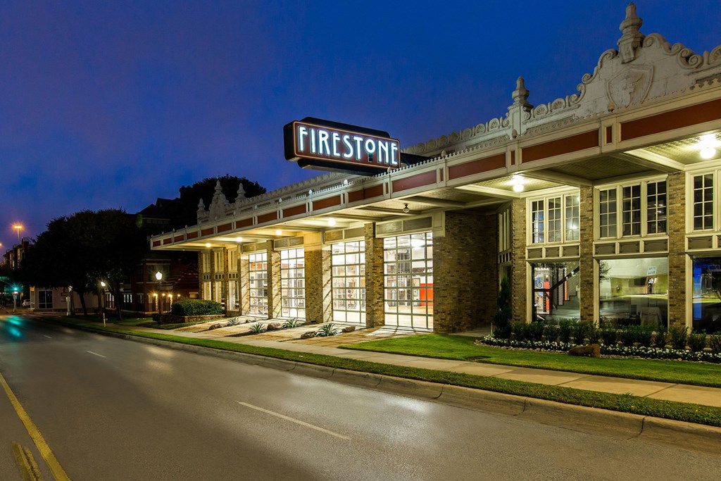 Firestone At West 7th Apartments, 1001 W 7th St., Fort Worth, TX - RentCafe