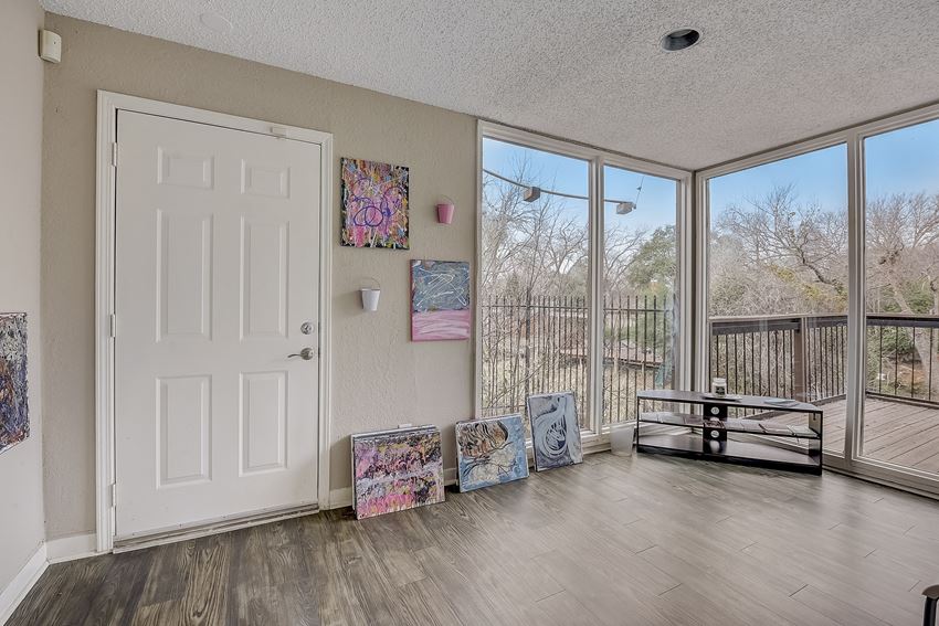 Lakefront Villas Apartments, 900 W Spring Valley Rd, Richardson, TX ...