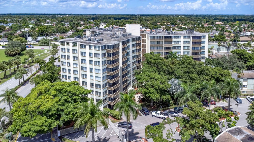 Fairways Of Inverrary Apartments, 4200 Inverrary Blvd, Lauderhill, FL ...
