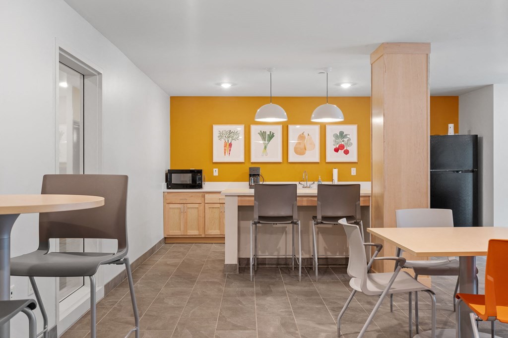 Olson Park Apartments, 1301 Olson Memorial Highway, Minneapolis, MN ...