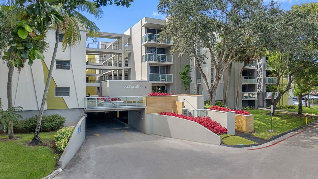 Nottingham Pine Luxury Apartment Homes - Under New Management, 1 S Pine ...