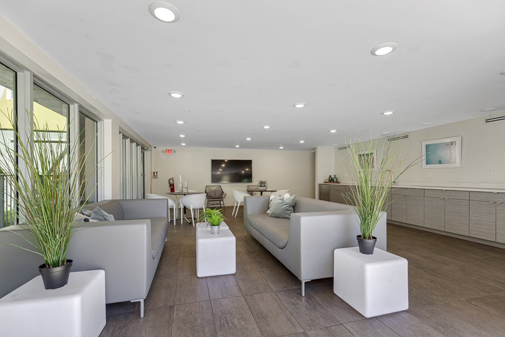 Nottingham Pine Luxury Apartment Homes - Under New Management, 1 S Pine ...