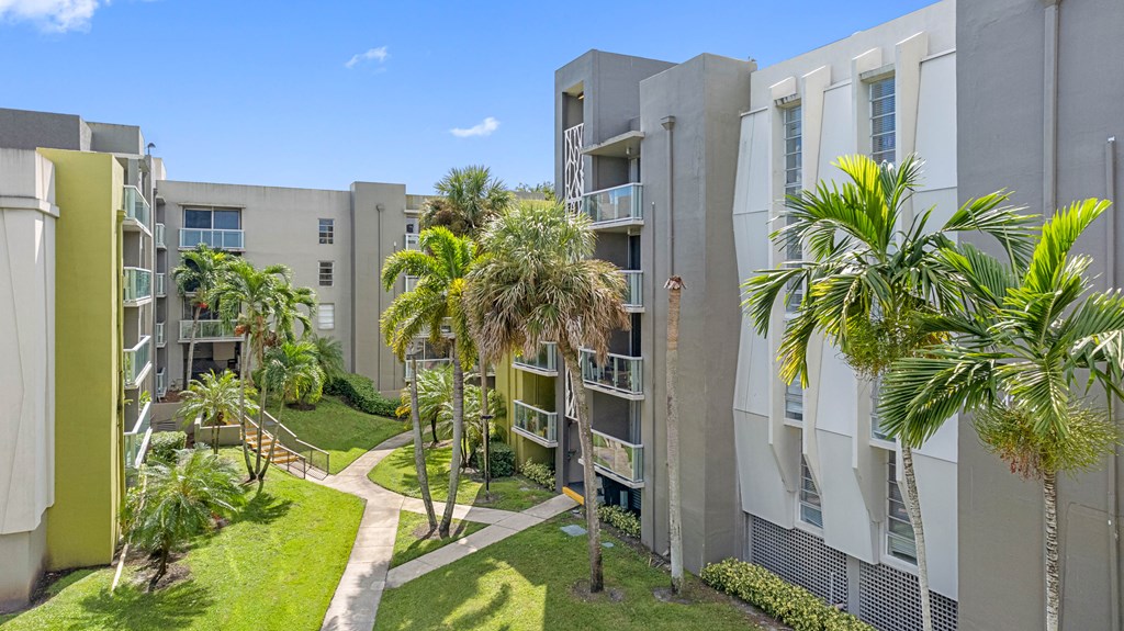 Nottingham Pine Luxury Apartment Homes - Under New Management, 1 S Pine ...