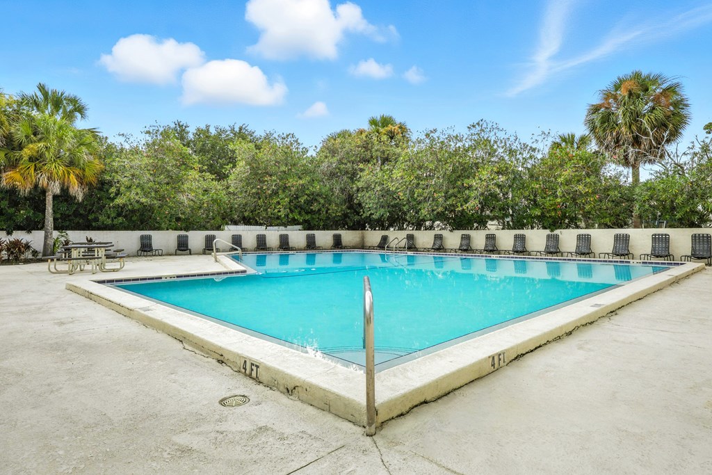 The Square At 59 Caroline Apartments, 5959 Fort Caroline Rd ...