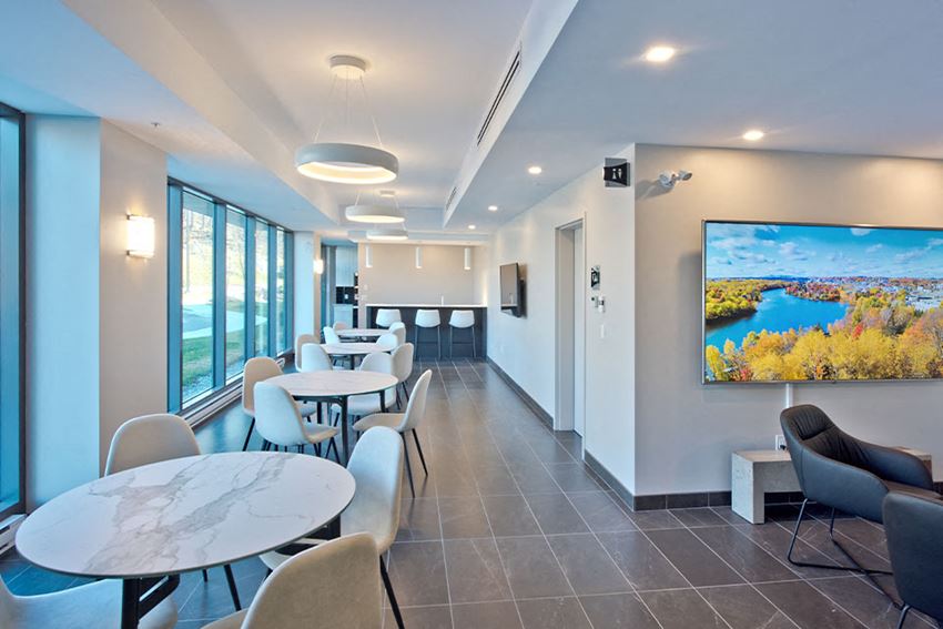 Lumineau Appartements Apartments, 235 Rue Bellevue, Sherbrooke, QC ...