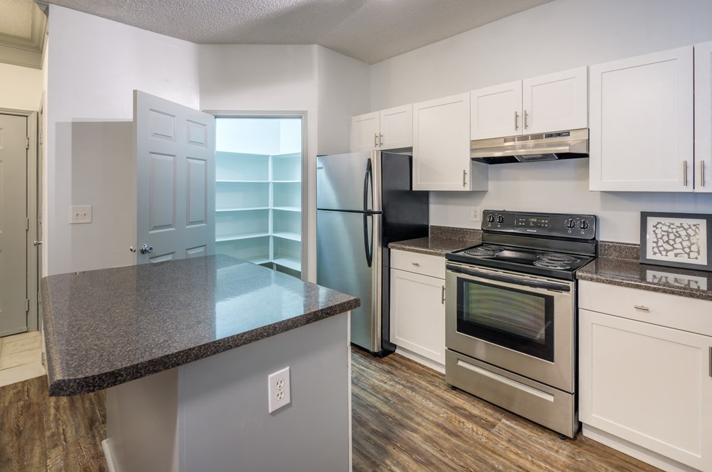 Jackson Square Apartments, 455 Dekalb Industrial Pkwy, Decatur, GA ...