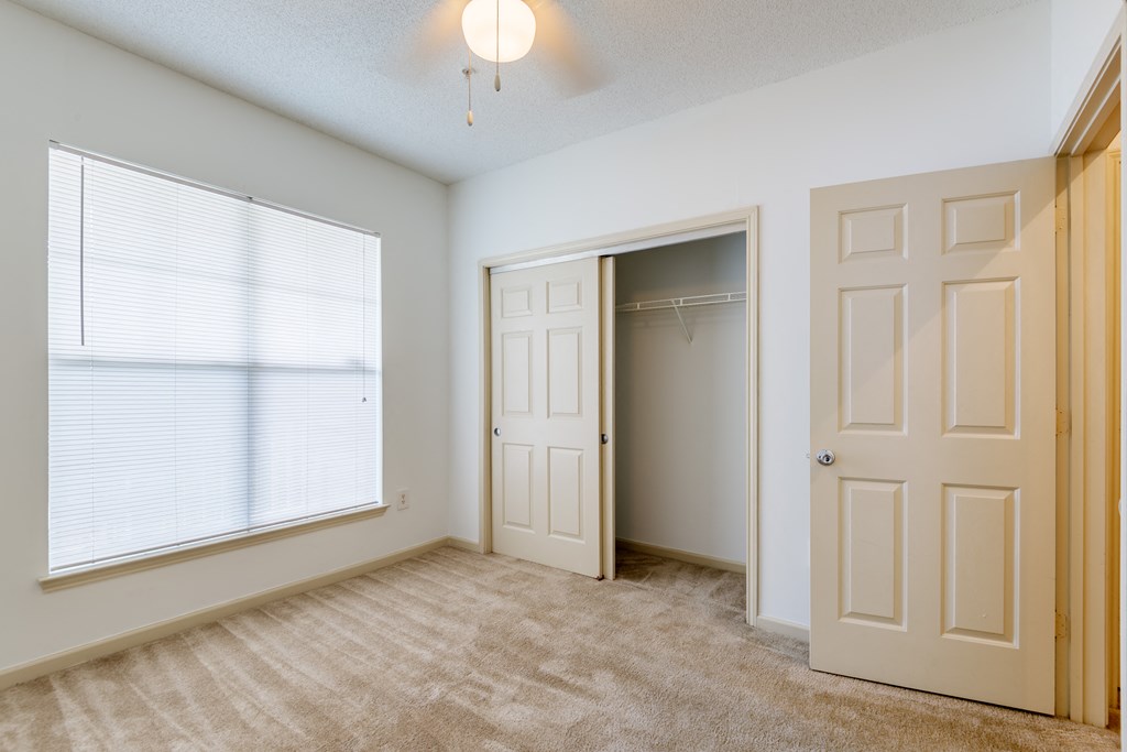 Jackson Square Apartments, 455 Dekalb Industrial Pkwy, Decatur, GA ...