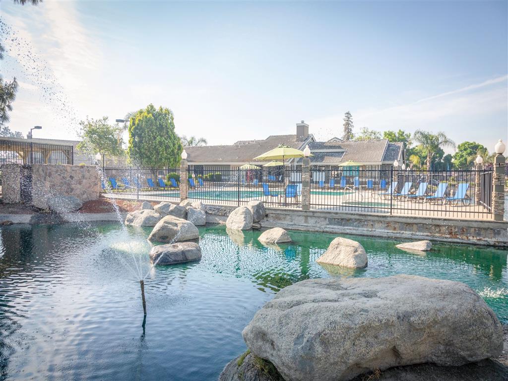 Edgewater Isle Apartments and Townhomes, 500 Northstar, Hanford, CA ...