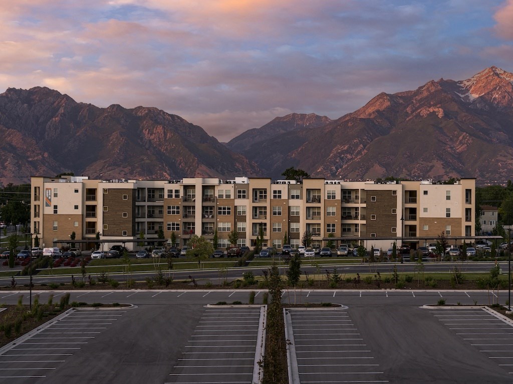Parc View Apartments & Townhomes, 7865 South Bingham Junction Boulevard ...