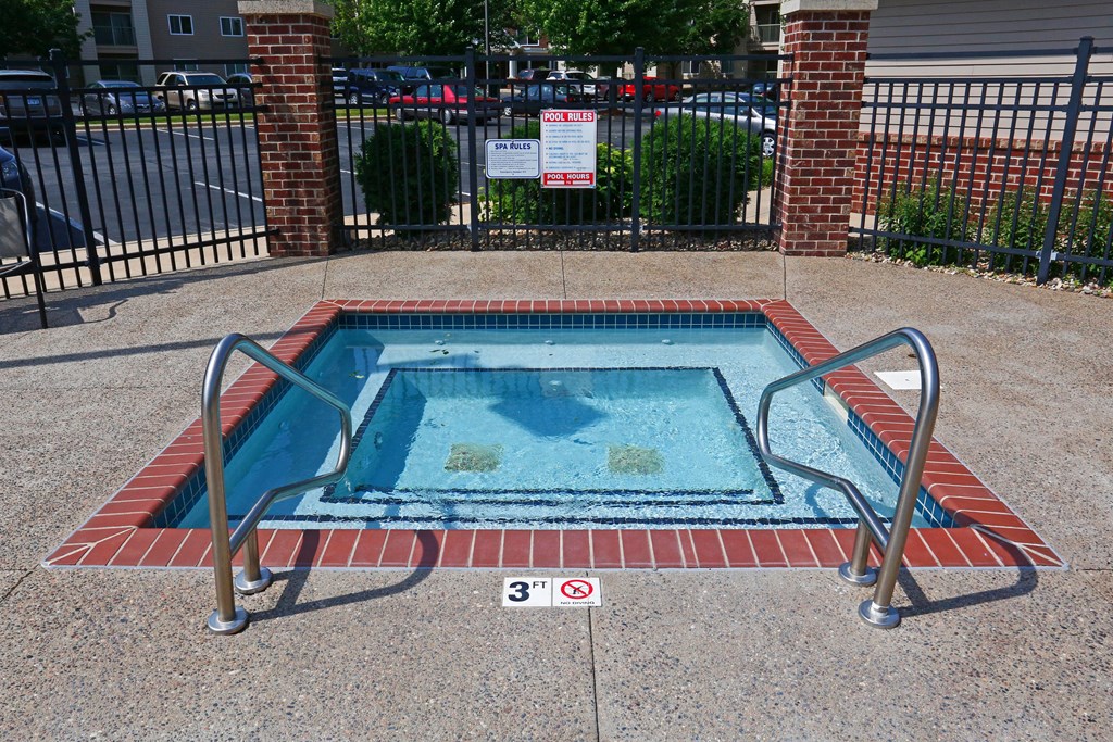 Quarry Ridge Apartments, 1823 Quarry Ridge Place NW, Rochester, MN ...