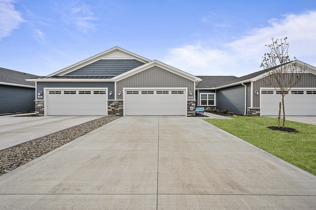 The Villas At Brookview Apartments, 14160 Ivy Drive, Brook Park, OH ...