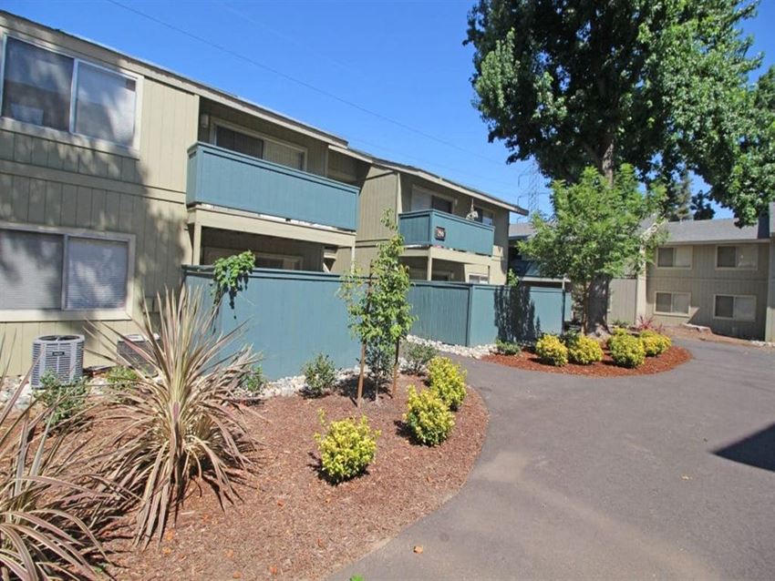 The Commons At American River Apartments, 2366 American River Drive ...