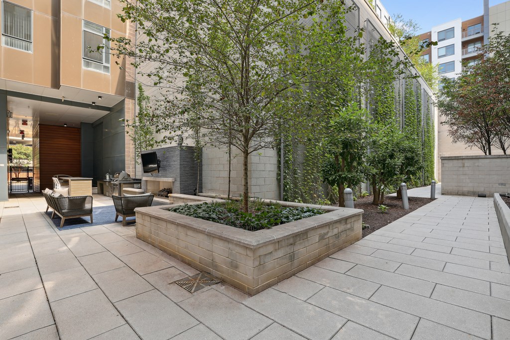 The Maxwell Apartments, 4200 N Carlin Springs Rd, Arlington, VA - RentCafe