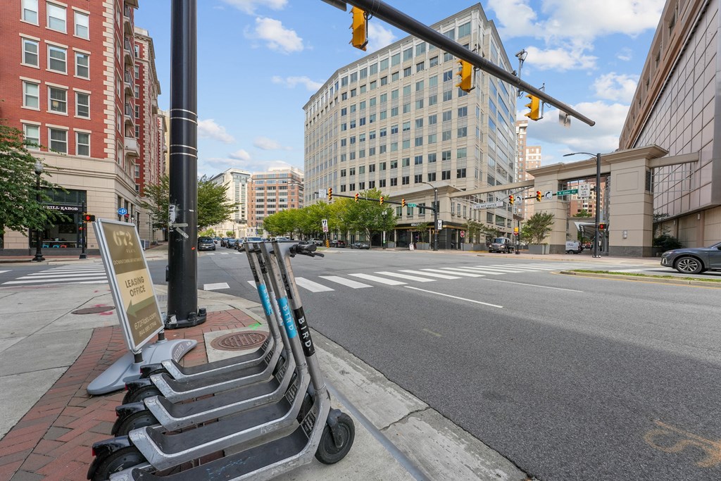 The Maxwell Apartments, 4200 N Carlin Springs Rd, Arlington, VA - RentCafe