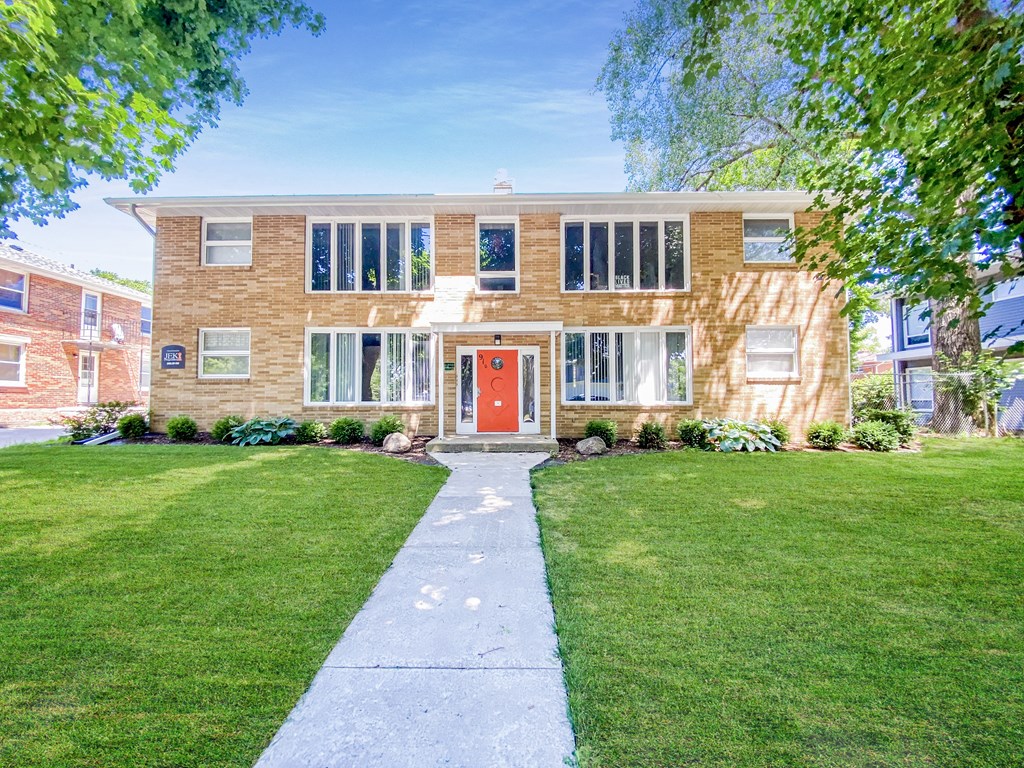 Badger Apartments, 902 W Badger Rd, Madison, WI - RentCafe