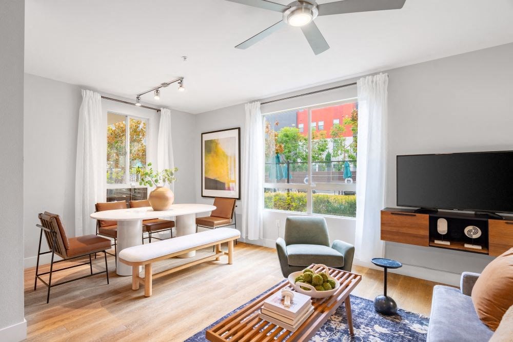 Sofi Warner Center Apartments, 6300 Variel Ave, Woodland Hills, CA ...