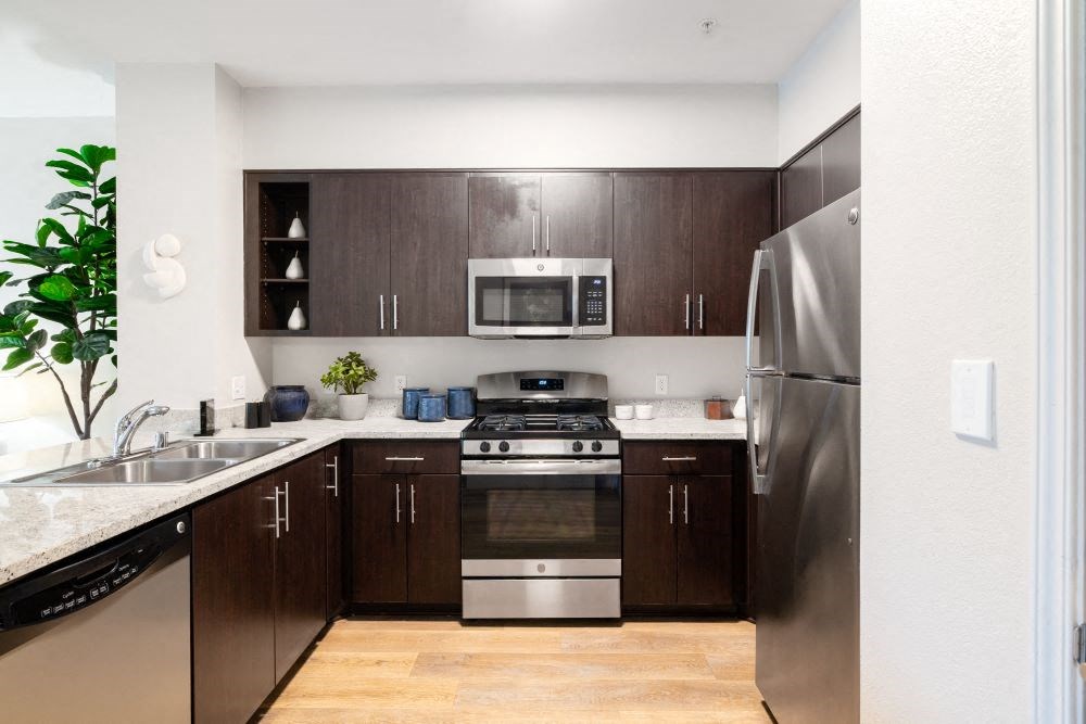 Sofi Warner Center Apartments, 6300 Variel Ave, Woodland Hills, CA ...