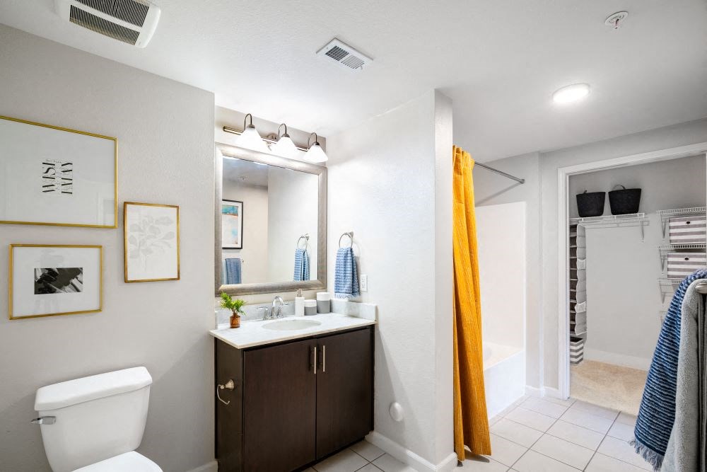 Sofi Warner Center Apartments, 6300 Variel Ave, Woodland Hills, CA ...