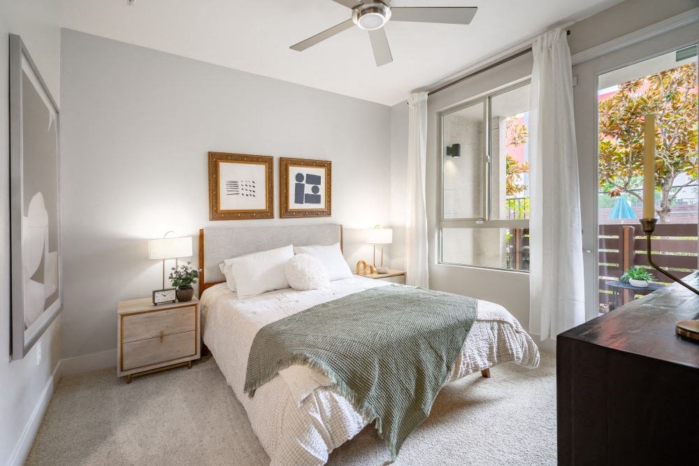 Sofi Warner Center Apartments, 6300 Variel Ave, Woodland Hills, CA ...