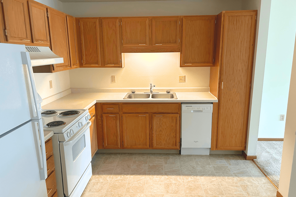 Silver Lake Pointe 55+ Apartments, 2701 County Road I, Mounds View, MN ...