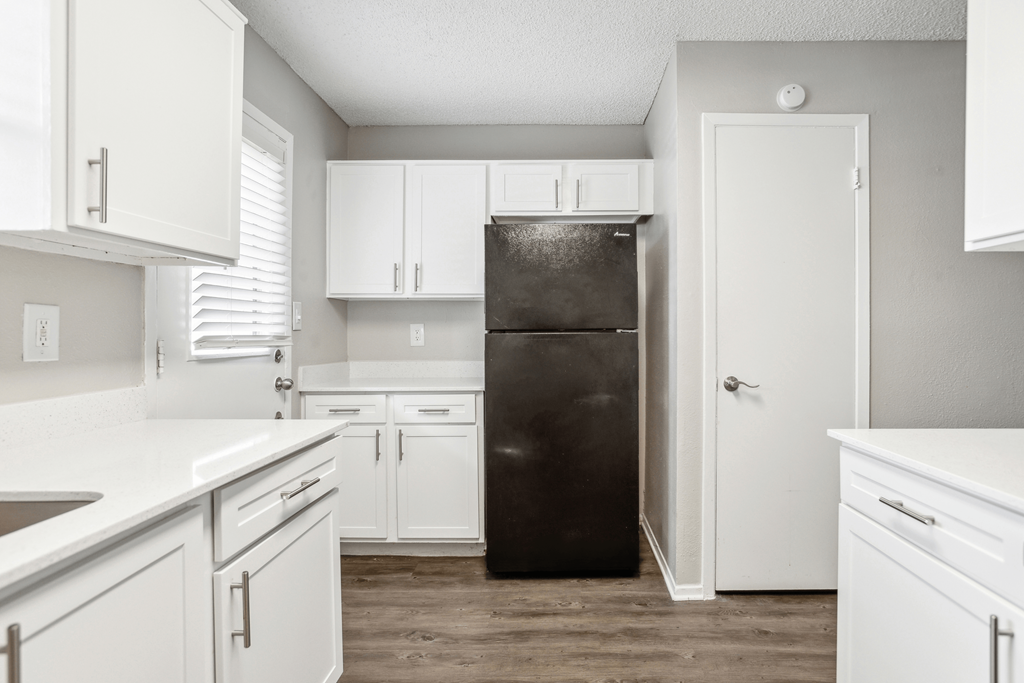 Lawson Apartments, 5608 Royal Lane, Benbrook, TX - RentCafe