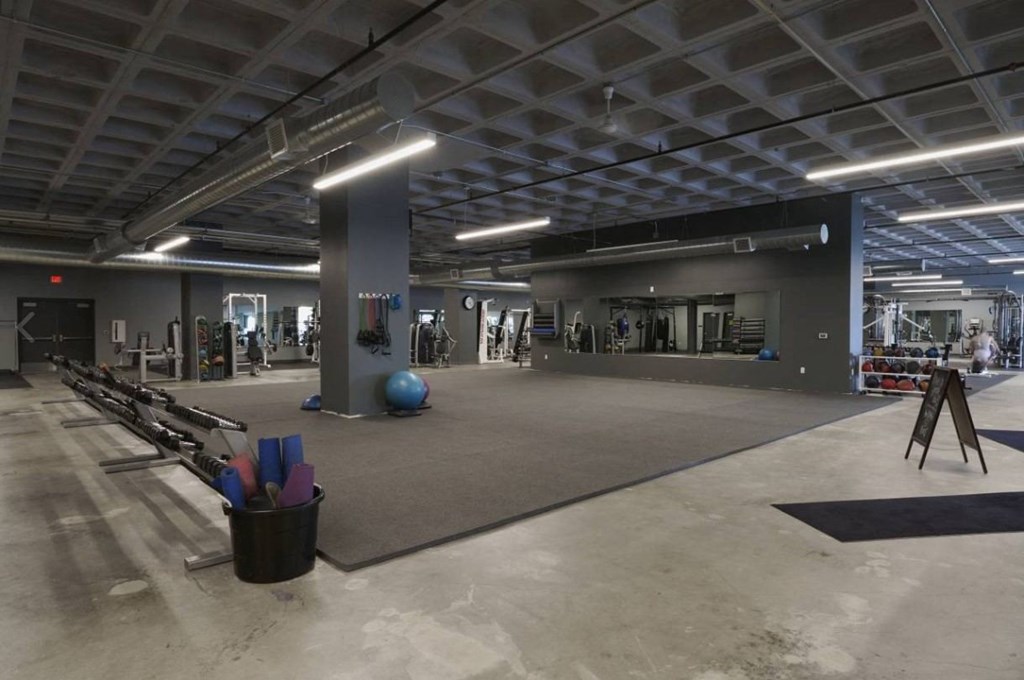 Converge KC Uptown Apartments, 3600 Broadway Blvd, Kansas City, MO ...