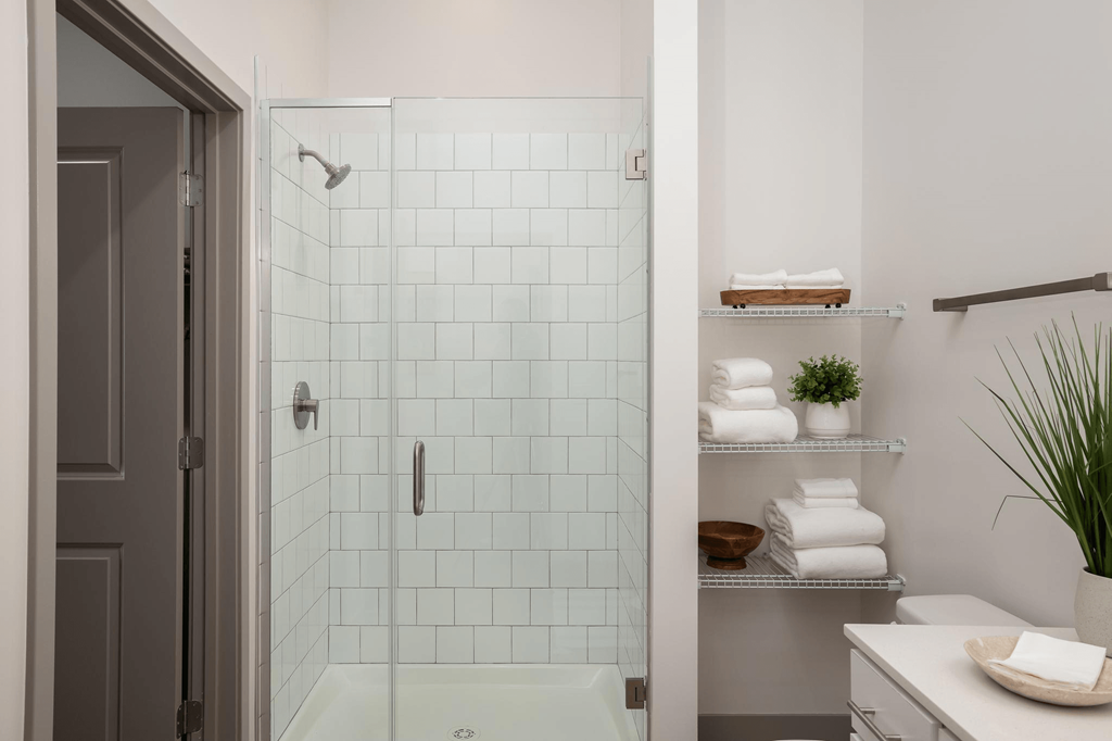 Converge KC Uptown Apartments, 3600 Broadway Blvd, Kansas City, MO ...