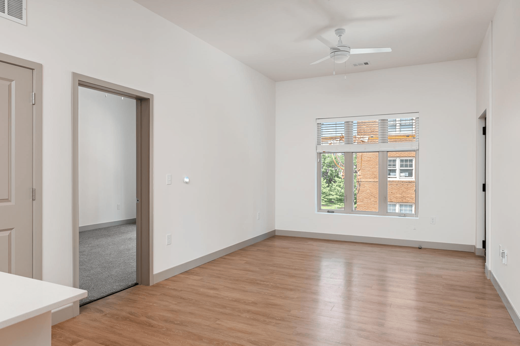 Converge KC Uptown Apartments, 3600 Broadway Blvd, Kansas City, MO ...