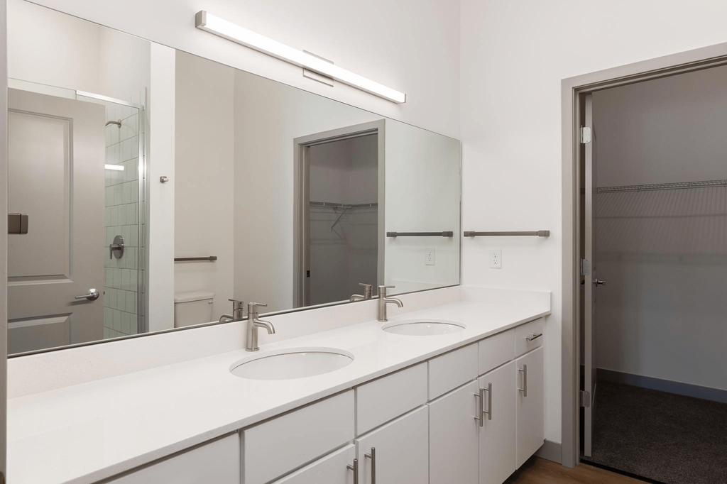Converge KC Uptown Apartments, 3600 Broadway Blvd, Kansas City, MO ...