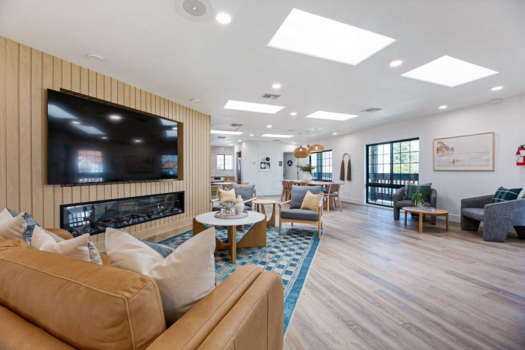 The Resort At Encinitas Luxury Apartment Homes, 1320 Via Terrassa ...