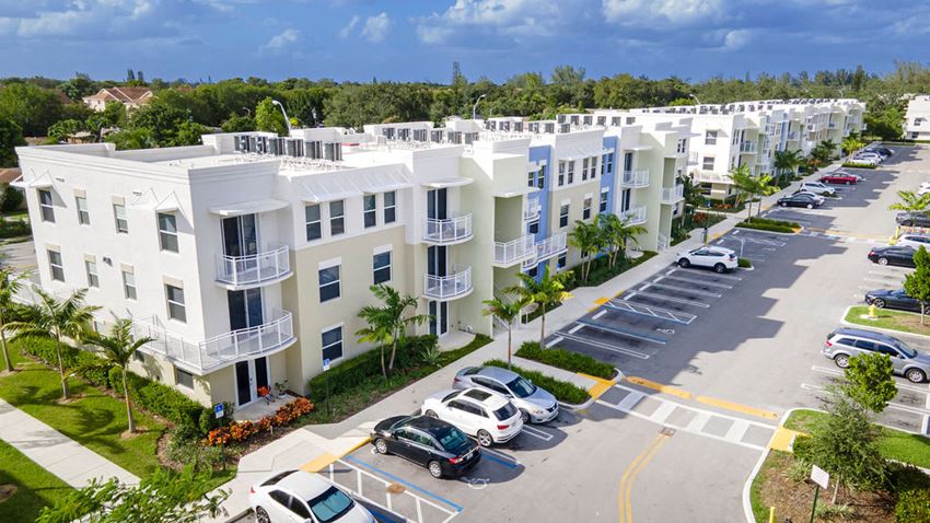 Sunset Pointe I I Apartments, 1156 NW 79th St, Miami, FL - RentCafe