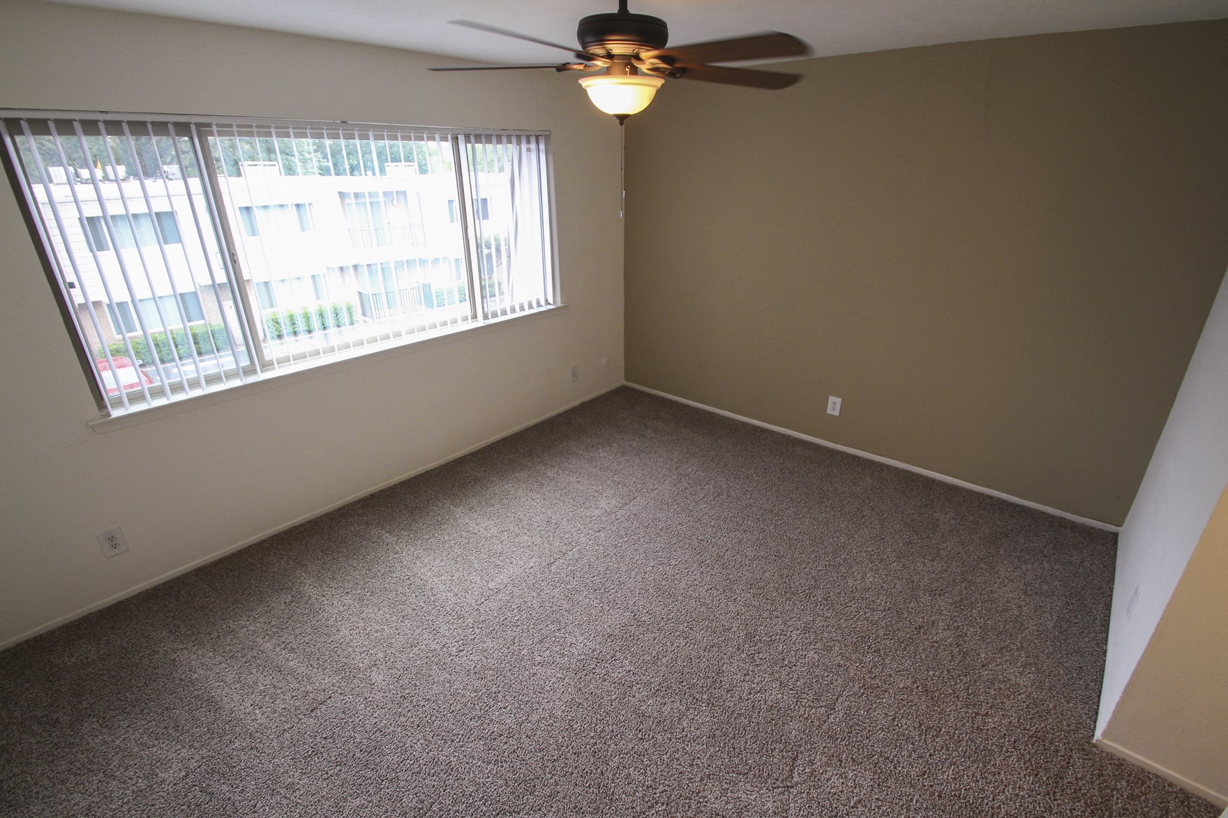 Woodbridge Apartments, 10702 Stone Canyon Rd., Dallas, TX - RentCafe