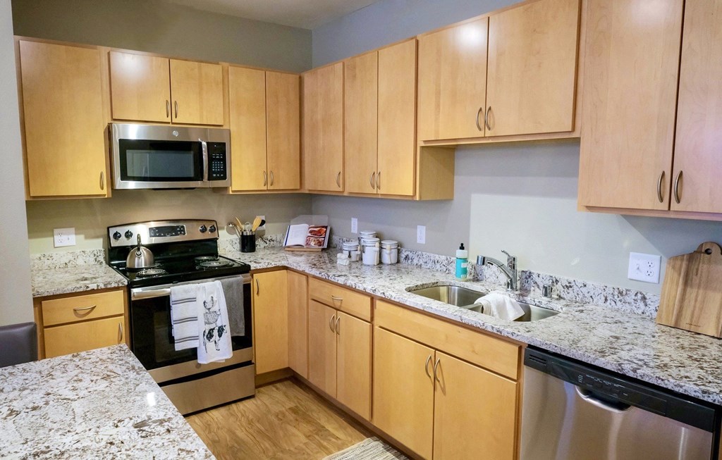 Landings Of Lexington Apartments, 9400 Lexington Avenue, Lexington, MN ...