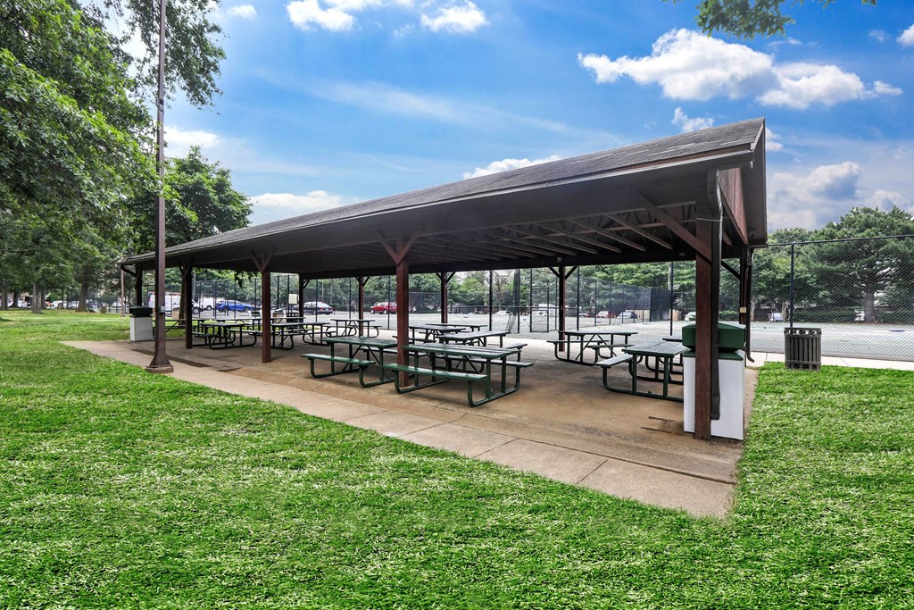 Stratford At Southern Towers Apartments, 4901 Seminary Rd, Alexandria ...