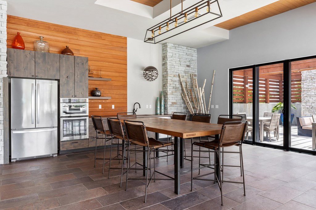 The Point At Town Center Apartments, 5116 Gate Pkwy N, Jacksonville, FL ...