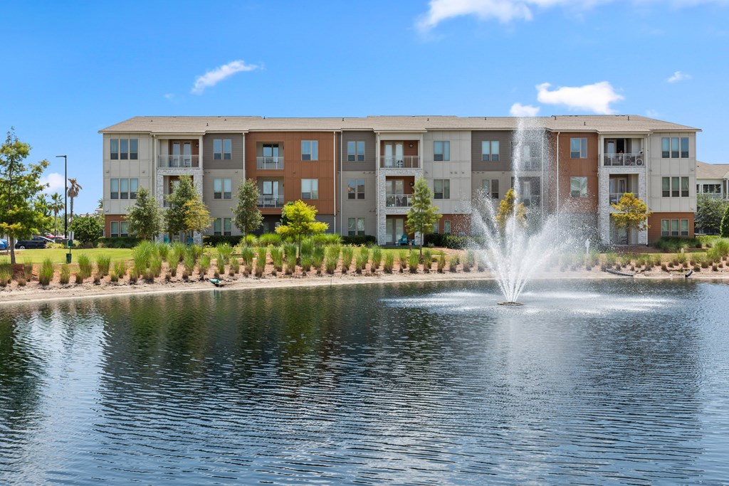 The Point At Town Center Apartments, 5116 Gate Pkwy N, Jacksonville, FL ...