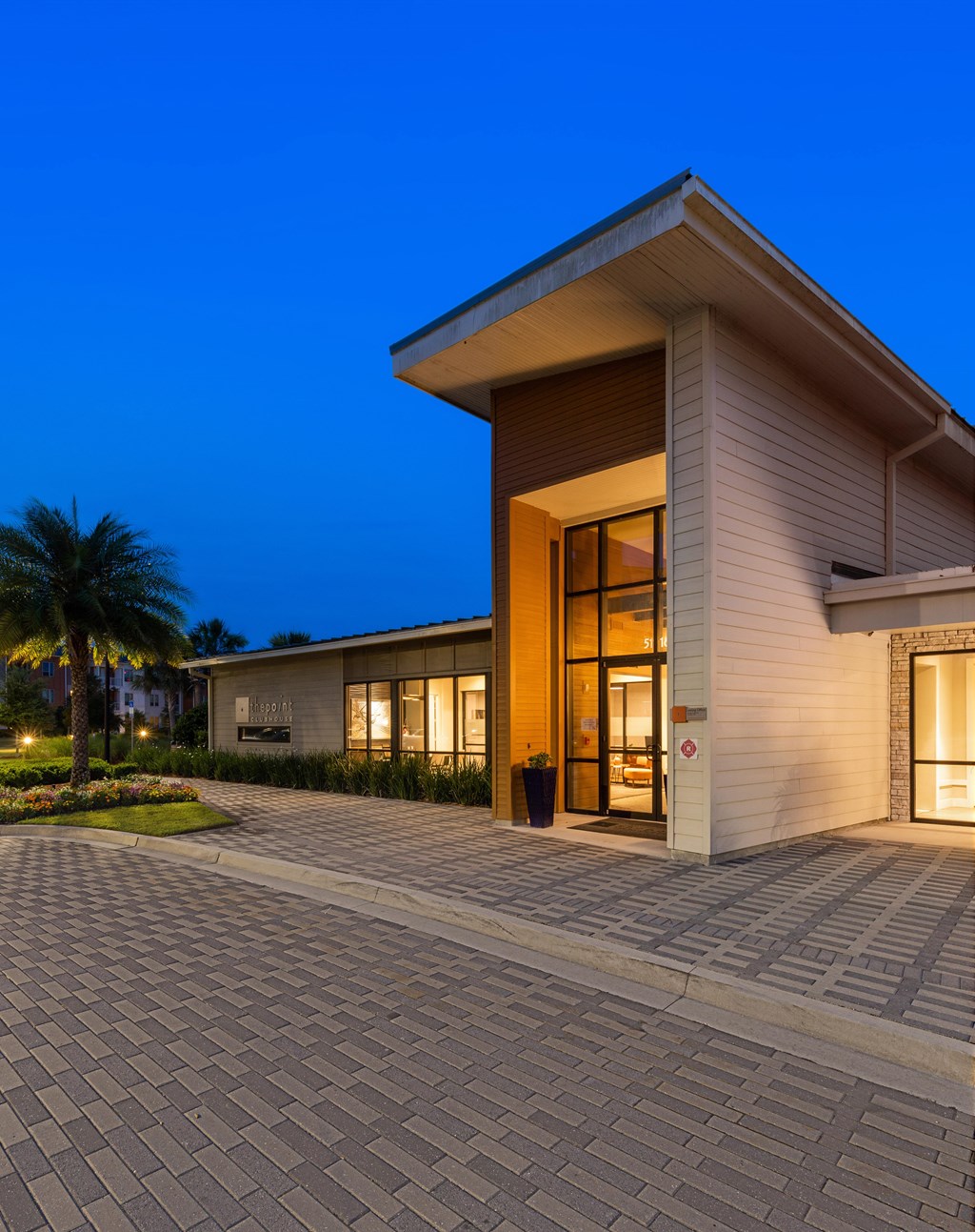 The Point At Town Center Apartments, 5116 Gate Pkwy N, Jacksonville, FL ...