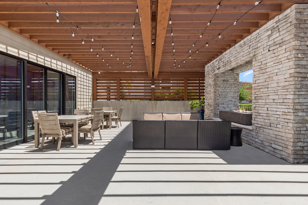 The Point At Town Center Apartments, 5116 Gate Pkwy N, Jacksonville, FL ...